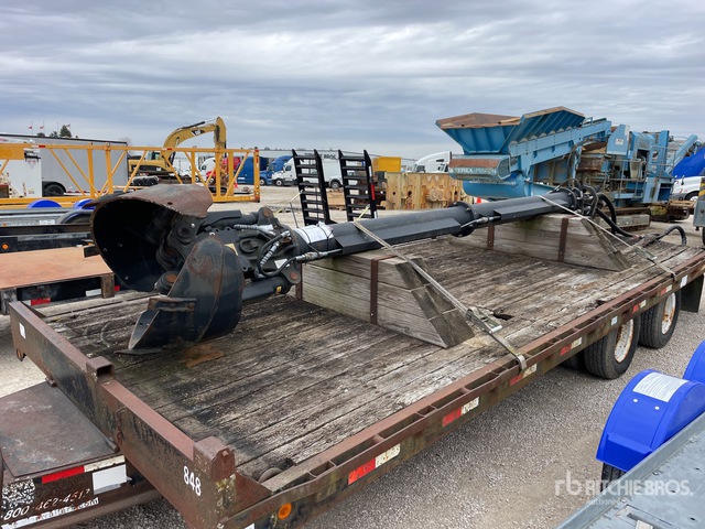 2010 Kinshofer C18VE Clamshell Grapple | Ritchie Bros. Auctioneers
