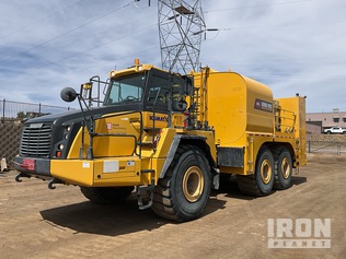 2022 Komatsu HM400-5 6x6 Articulated Off-Road Fuel and Lube Truck in ...