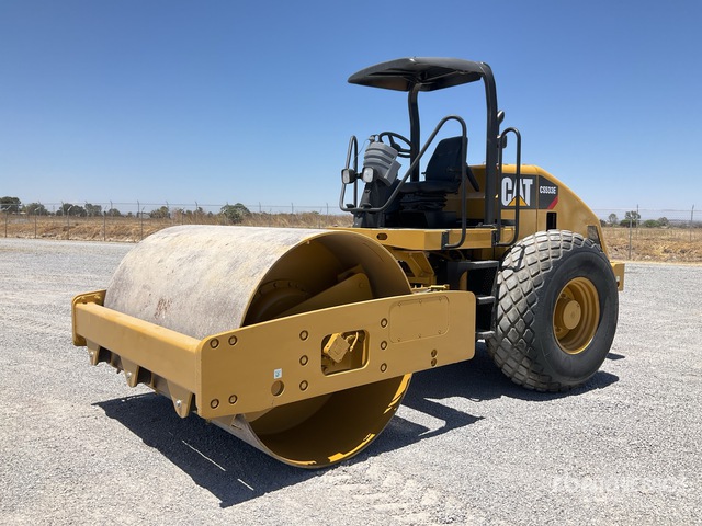2008 Cat CS-533E Rodillo / Smooth Drum Compactor | Ritchie Bros ...