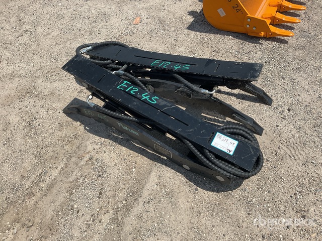 Quantity of (2) 2025 Future FT-J7T 11 in Hydraulic Excavator Thumb ...