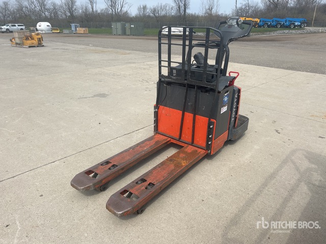 2018 Toyota 8HBE30 6000 lb Electric Transpalette | Ritchie Bros ...