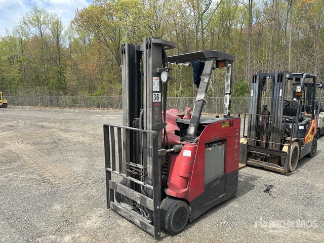 2012 Raymond 425-C40TT 4000 lb Electric Forklift | Ritchie Bros ...