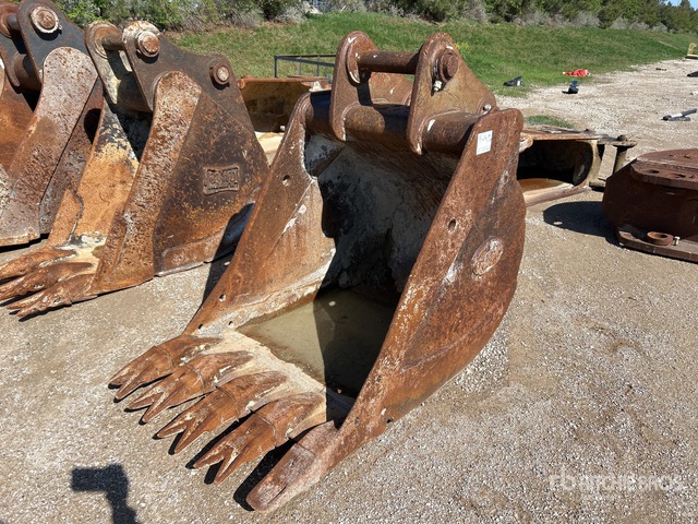 36 in Digging Excavator Bucket | Ritchie Bros. Auctioneers