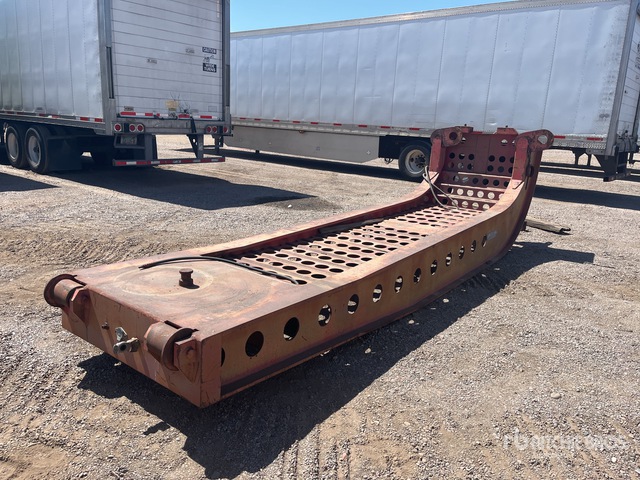 Lowboy Detachable Neck | Ritchie Bros. Auctioneers