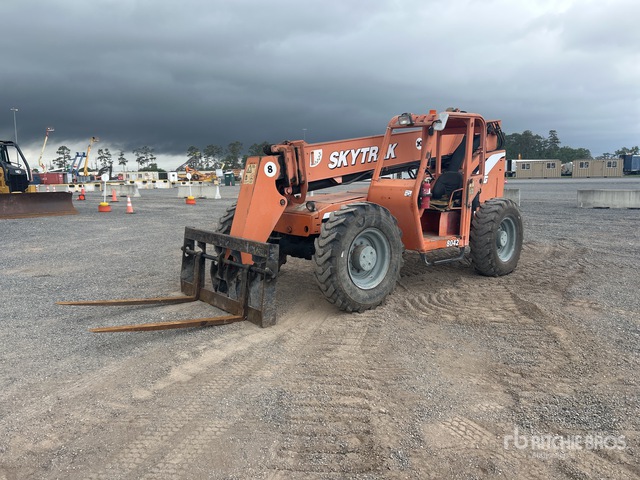 2004 SkyTrak 8042 Telehandler | Ritchie Bros. Auctioneers