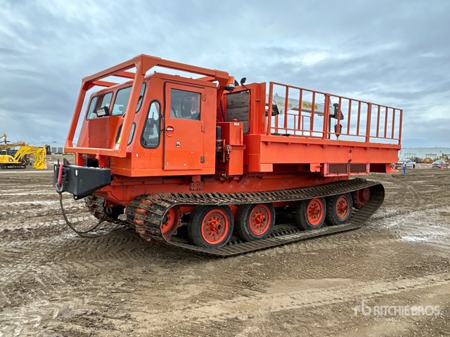 Nodwell CF240 (Refurbished 2019) 1600 gal Flatbed Water Tank Crawler ...