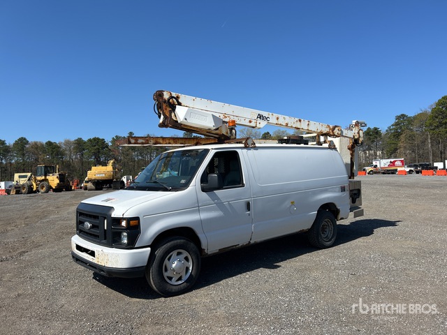 2014 Altec AT200AV 30 ft on 2014 Ford E-250 4x2 Van Mounted Aerial Lift ...