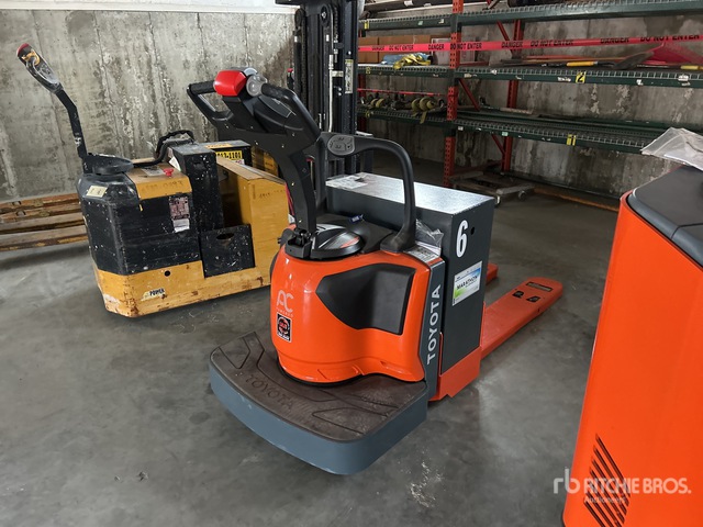 2020 Toyota 8HBE30 6000 lb Electric Transpalette | Ritchie Bros ...