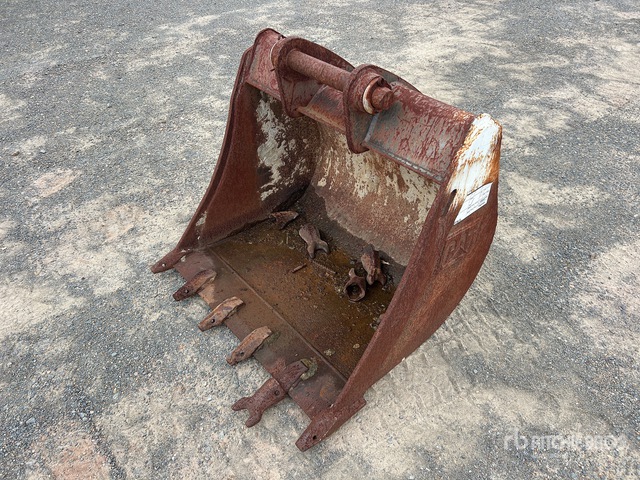 Cat 830 mm Q/C Digging Excavator Bucket | Ritchie Bros. Auctioneers