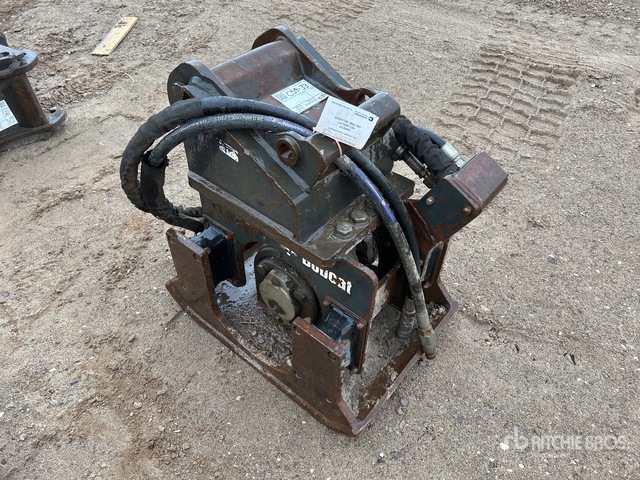 Bobcat PCF34 18 in Plate Compactor - Fits Excavator | Ritchie Bros ...