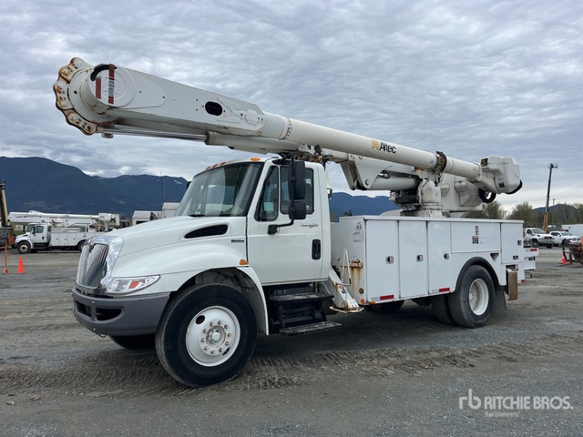 Altec AM55E 56 ft on 2009 International 4300 4x2 Bucket Truck | Ritchie Bros. Auctioneers