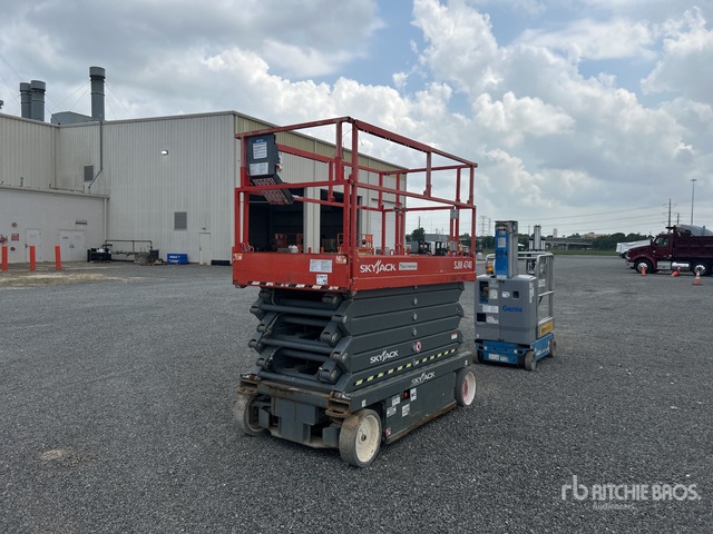 2017 Skyjack SJIII-4740 Electric Scissor Lift | Ritchie Bros. Auctioneers