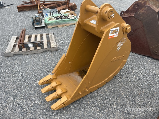Esco 24 in Digging Excavator Bucket | Ritchie Bros. Auctioneers