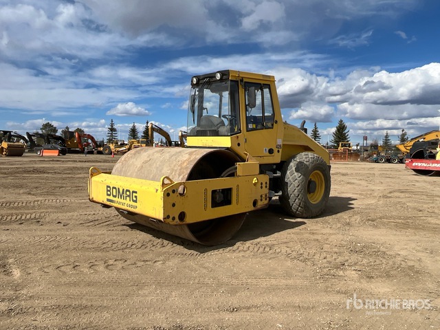 2012 Bomag BW211D-40 Smooth Drum Compactor | Ritchie Bros. Auctioneers