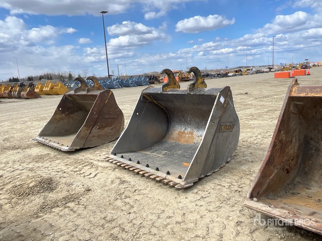Brandt 64 in Q/C Cleanup Excavator Bucket - Fits John Deere 250G LC ...