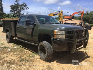 Surplus 2010 Chevrolet Silverado 3500HD 4x4 Utility Truck in Agat, Guam ...