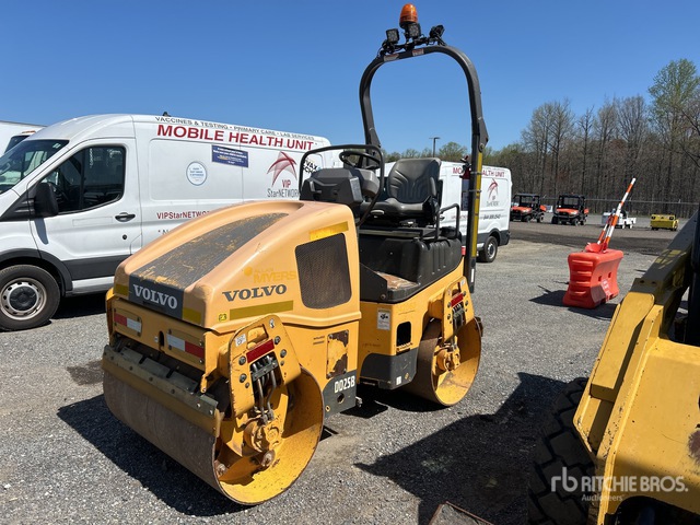 2015 Volvo DD25B Double Drum Roller | Ritchie Bros. Auctioneers