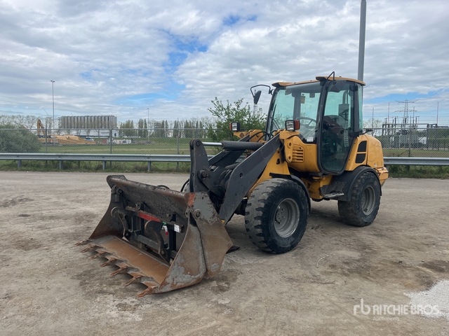2014 Volvo L25F Wheel Loader | Ritchie Bros. Auctioneers