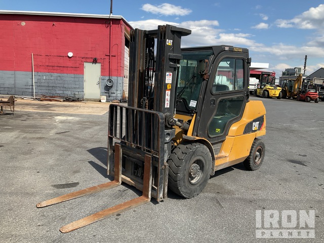Cat DP50CN1 9650 lb Pneumatic Tire Forklift in Northampton ...