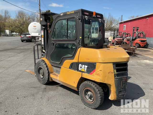 Cat DP50CN1 9650 lb Pneumatic Tire Forklift in Northampton ...