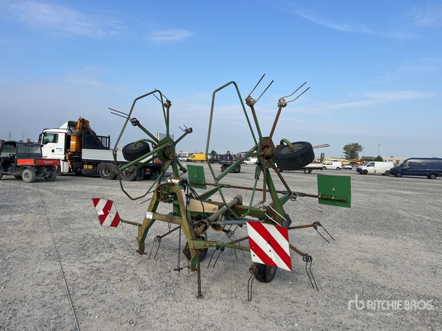 2004 Stoll Z 555 Hydro Hay Tedder | Ritchie Bros. Auctioneers