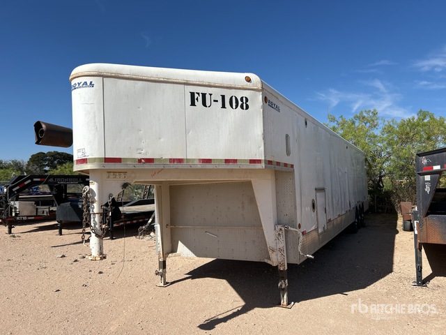2013 Royal 46 ft Tri/A Enclosed Trailer | Ritchie Bros. Auctioneers