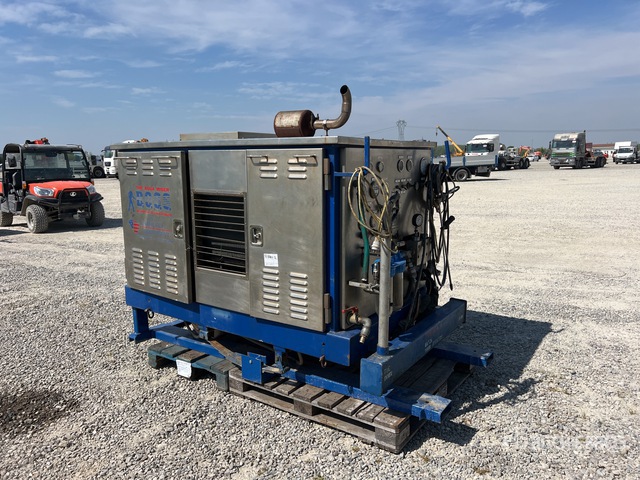 Carolina Equipment Aqua Miser Ultra Boss D-44 Pressure Washer | Ritchie ...