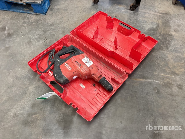 2018 Hilti TE 70-ATC/AVR Electric Rotary Hammer | Ritchie Bros. Auctioneers