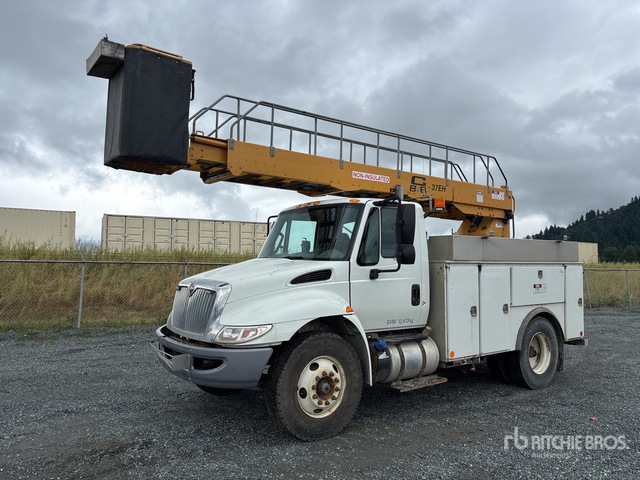Commercial 37EH 37 ft on 2016 International 4300 4x2 Camion nacelle ...