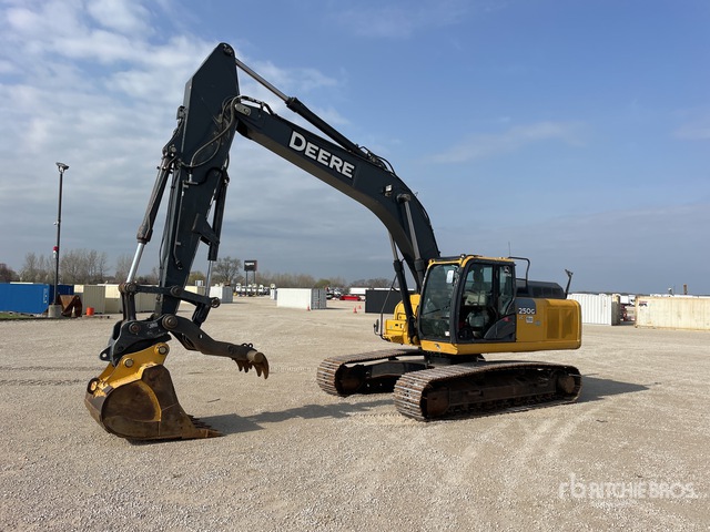 2017 John Deere 250G LC Tracked Excavator | Ritchie Bros. Auctioneers
