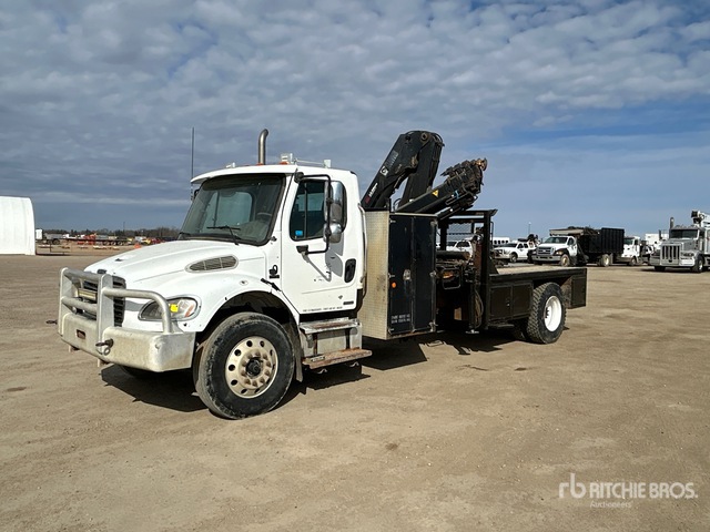 2004 Hiab 144B-2CL 4300 kg Knuckle Boom on 2004 Freightliner M2 106 4x2 Camion à flèche ...