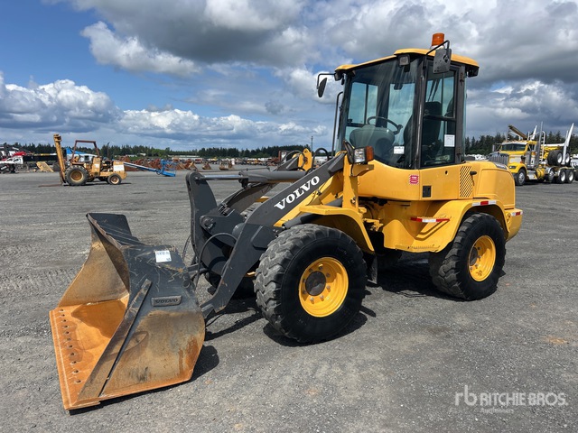 2014 Volvo L30GS Wheel Loader | Ritchie Bros. Auctioneers