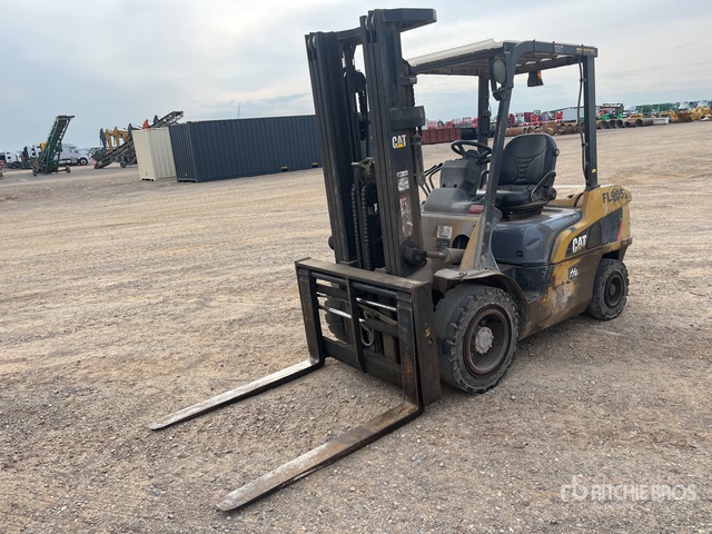 2015 Cat 2PD7000 5500 lb Pneumatic Tire Forklift | Ritchie Bros ...