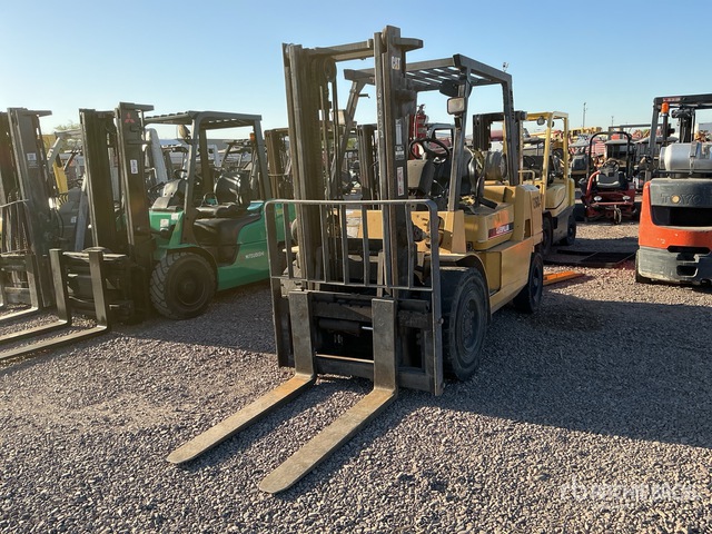 2001 Cat GP40KL Pneumatic Tire Forklift (Inoperable) | Ritchie Bros ...
