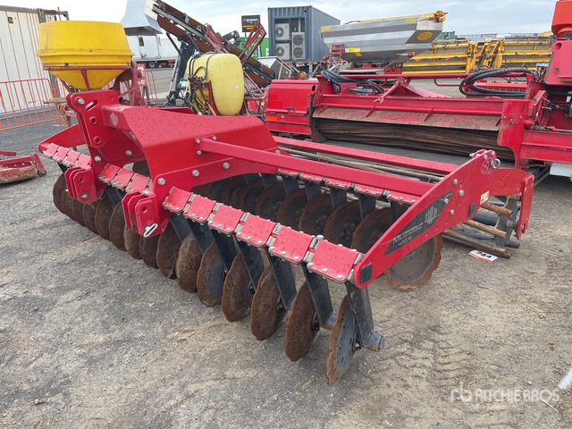 2017 Tulip 1716 4 m 3-Point High-Speed Disc | Ritchie Bros. Auctioneers