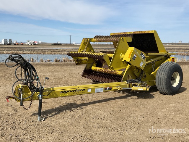 2019 Degelman RP7200 66 in Paddle Rock Picker | Ritchie Bros. Auctioneers