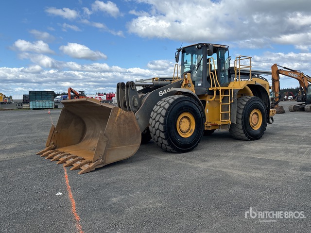 2011 John Deere 844K Wheel Loader | Ritchie Bros. Auctioneers