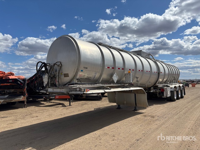 2013 Polar TC 407 11000 gal Tri/A Tanker Trailer | Ritchie Bros ...