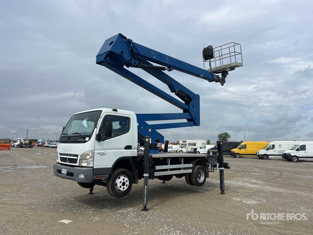 2011 Socage DA 328 28 m on 2011 Mitsubishi Canter 6C15 4x2 Bucket Truck ...