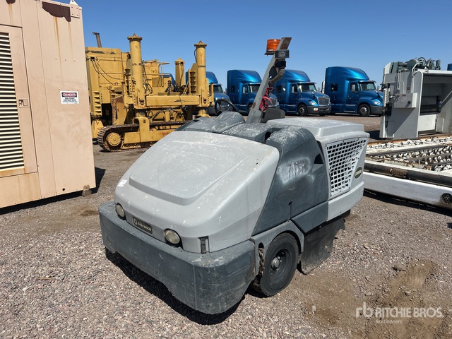 2014 Advance SW8000 Ride-On Floor Sweeper | Ritchie Bros. Auctioneers