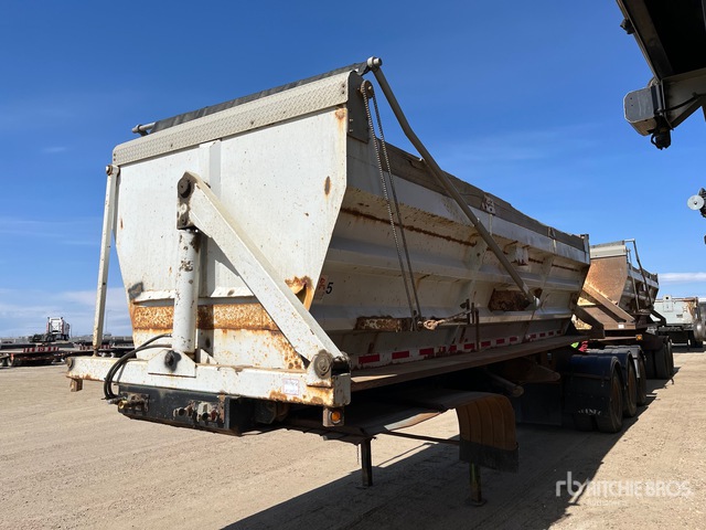 2005 23 ft Super B-Train Lead Side Dump Trailer | Ritchie Bros. Auctioneers