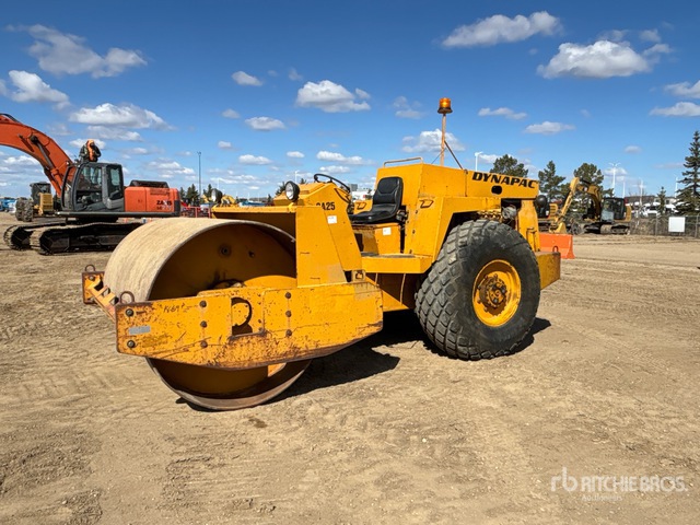 Dynapac CA25 Smooth Drum Compactor | Ritchie Bros. Auctioneers