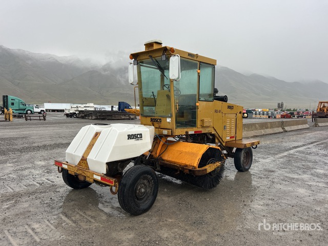 2000 Rosco RB48 Self-Propelled Broom | Ritchie Bros. Auctioneers