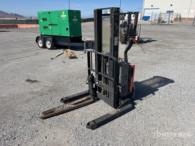 Toyota 8BWS13 2500 lb Electric Stacker | Ritchie Bros. Auctioneers