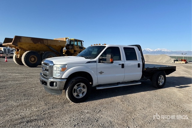 2016 Ford F-250 XLT 4x4 Crew Cab Flatbed Truck | Ritchie Bros. Auctioneers