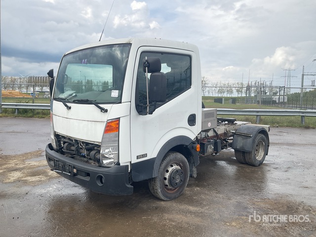 2010 Nissan Cabstar 4x2 S/A Day Cab Truck Tractor | Ritchie Bros. Auctioneers