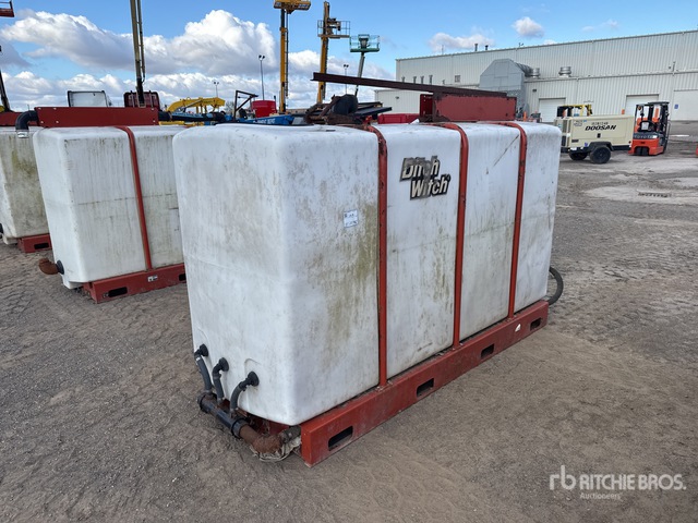 Ditch Witch 750 gal Skid Mounted Poly Water Mud Mixing Tank | Ritchie ...