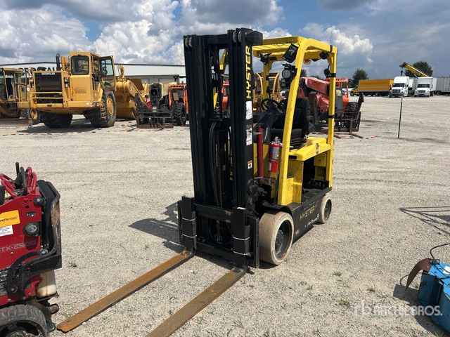 Hyster E60XN 4765 lb Electric Forklift | Ritchie Bros. Auctioneers