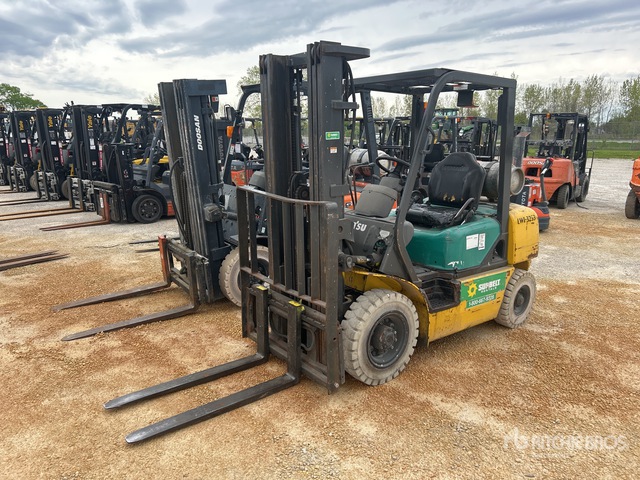 Komatsu FG25T-14 3750 lb Pneumatic Tire Chariot Élévateur | Ritchie ...