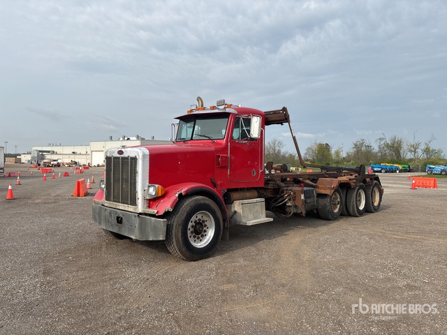 2002 Peterbilt 357 8x4 Roll-Off Truck | Ritchie Bros. Auctioneers